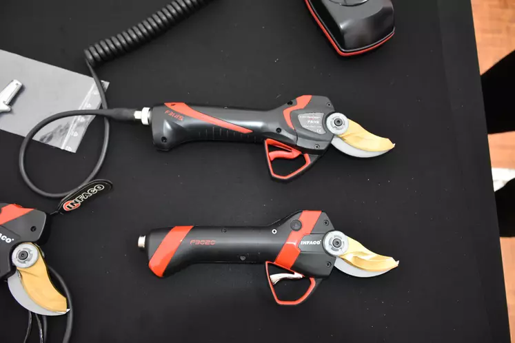 Infaco dévoile sa nouvelle génération de sécateurs électriques, les F3020 | Réussir Vigne